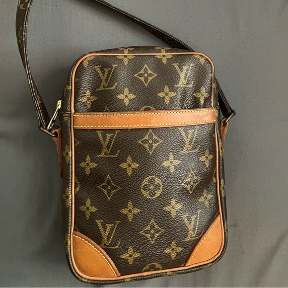 Louis Vuitton | Bags | Original Classic Monogram Louis Vuitton Camera ...